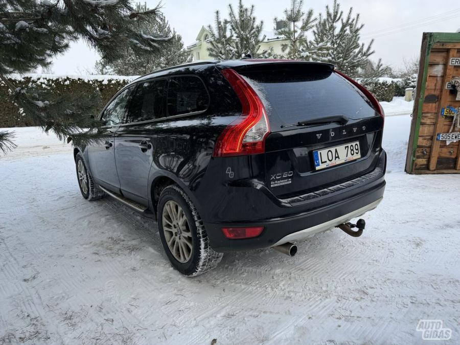 Black Volvo XC60 2009 in Ukmerge, with an engine capacity of 2.40 L and mileage of 286 thousand km for 6850 €, photo 3 on AUTOMOTO.COM.LV