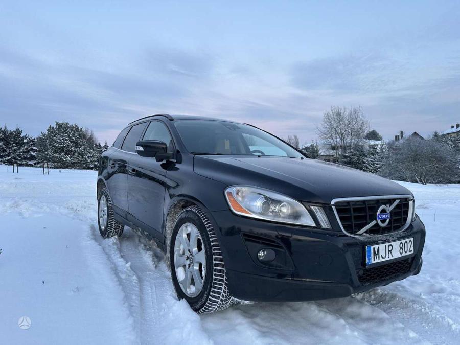 Black Volvo XC60 2009 in Vilnius, with an engine capacity of 2.95 L and mileage of 231 thousand km for 8300 €, photo 1 on AUTOMOTO.COM.LV