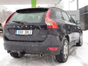 Black Volvo XC60 2009 in Vilnius, with an engine capacity of 2.40 L and mileage of 300 thousand km for 3999 €, photo 8 on AUTOMOTO.COM.LV