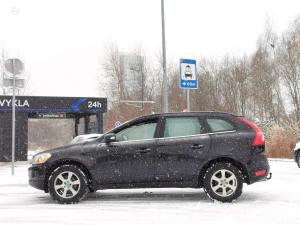 Black Volvo XC60 2009 in Vilnius, with an engine capacity of 2.40 L and mileage of 300 thousand km for 3999 €, photo 25 on AUTOMOTO.COM.LV
