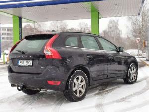 Black Volvo XC60 2009 in Vilnius, with an engine capacity of 2.40 L and mileage of 300 thousand km for 3999 €, photo 29 on AUTOMOTO.COM.LV