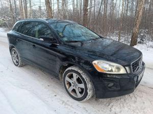Black Volvo XC60 2009 in Siauliai, with an engine capacity of 2.40 L and mileage of 332 thousand km for 6900 €, photo 3 on AUTOMOTO.COM.LV