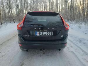 Black Volvo XC60 2009 in Siauliai, with an engine capacity of 2.40 L and mileage of 332 thousand km for 6900 €, photo 5 on AUTOMOTO.COM.LV