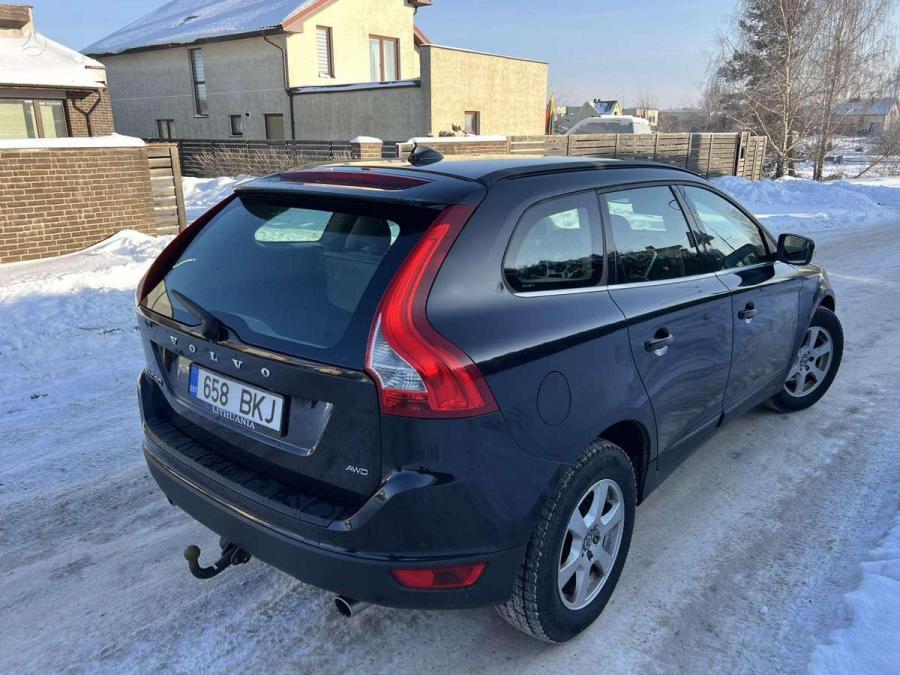 Melns Volvo XC60 2009 Viļņa, ar dzinēja tilpumu 2.40 L un nobraukumu 300 tūkst. km par 3990 €, foto 5 vietnē AUTOMOTO.COM.LV