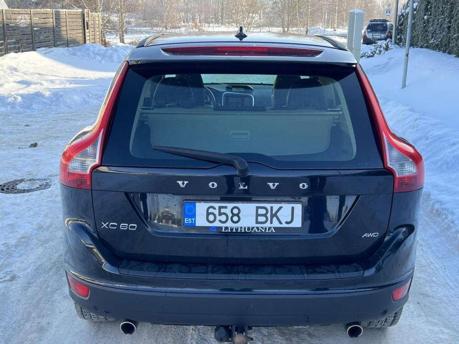 Melns Volvo XC60 2009 Viļņa, ar dzinēja tilpumu 2.40 L un nobraukumu 300 tūkst. km par 3990 €, foto 10 vietnē AUTOMOTO.COM.LV