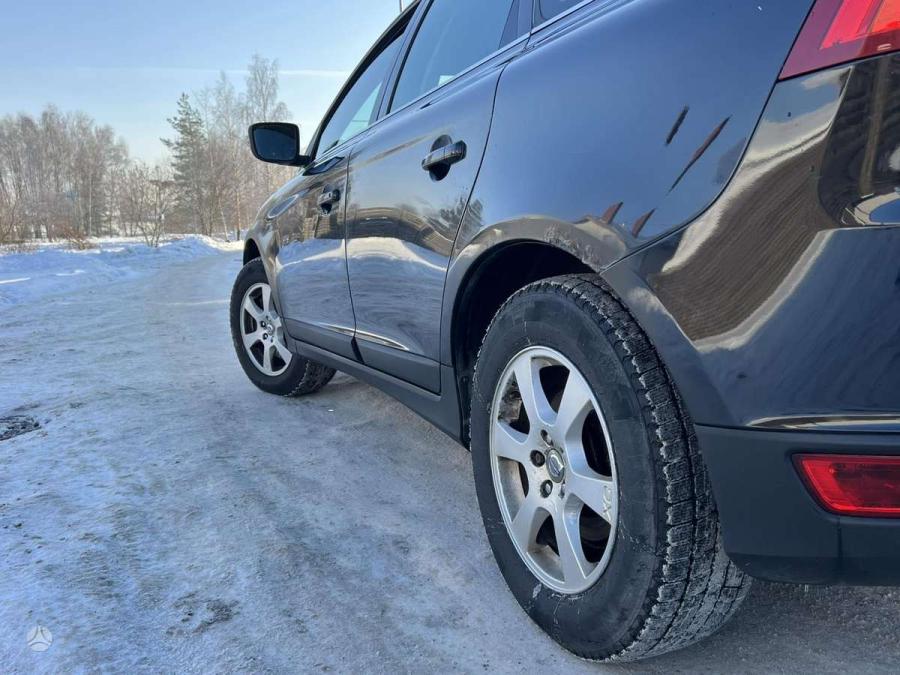 Melns Volvo XC60 2009 Viļņa, ar dzinēja tilpumu 2.40 L un nobraukumu 300 tūkst. km par 3990 €, foto 13 vietnē AUTOMOTO.COM.LV