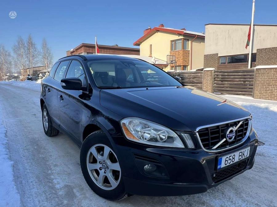 Melns Volvo XC60 2009 Viļņa, ar dzinēja tilpumu 2.40 L un nobraukumu 300 tūkst. km par 3990 €, foto 30 vietnē AUTOMOTO.COM.LV