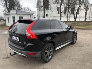 Black Volvo XC60 2009 in Raseiniai, with an engine capacity of 2.40 L and mileage of 300 thousand km for 5500 €, photo 7 on AUTOMOTO.COM.LV