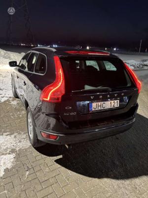 Black Volvo XC60 2009 in Kaunas, with an engine capacity of 2.40 L and mileage of 300 thousand km for 7200 €, photo  on AUTOMOTO.COM.LV