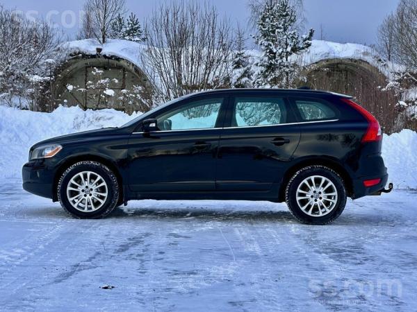 Melns Volvo XC60 2009 Tukums, ar dzinēja tilpumu 2.40 L un nobraukumu 286 tūkst. km par 7390 €, foto 4 vietnē AUTOMOTO.COM.LV