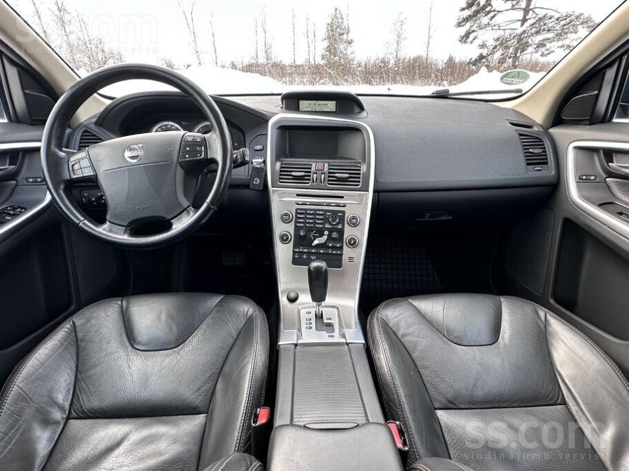 Melns Volvo XC60 2009 Tukums, ar dzinēja tilpumu 2.40 L un nobraukumu 286 tūkst. km par 7390 €, foto 11 vietnē AUTOMOTO.COM.LV