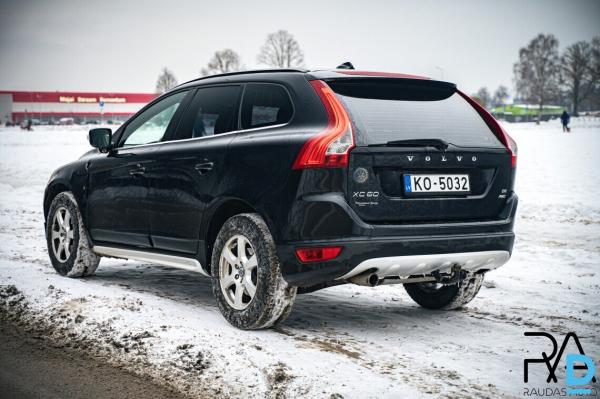 Black Volvo XC60 2009 in Riga, with an engine capacity of 2.40 L and mileage of 296 thousand km for 3990 €, photo 2 on AUTOMOTO.COM.LV