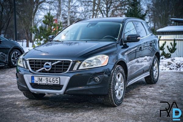 Black Volvo XC60 2009 in Riga, with an engine capacity of 2.40 L and mileage of 470 thousand km for 4990 €, photo 1 on AUTOMOTO.COM.LV