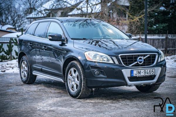 Black Volvo XC60 2009 in Riga, with an engine capacity of 2.40 L and mileage of 470 thousand km for 4990 €, photo 2 on AUTOMOTO.COM.LV