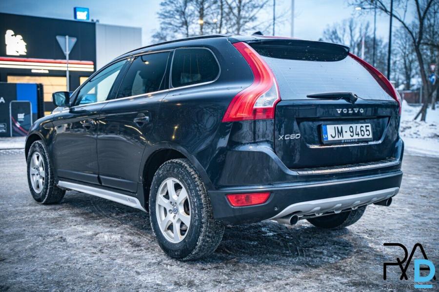 Melns Volvo XC60 2009 Rīga, ar dzinēja tilpumu 2.40 L un nobraukumu 470 tūkst. km par 4990 €, foto 3 vietnē AUTOMOTO.COM.LV