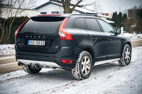 Black Volvo XC60 2009 in Riga, with an engine capacity of 2.40 L and mileage of 0 thousand km for 3990 €, photo 4 on AUTOMOTO.COM.LV