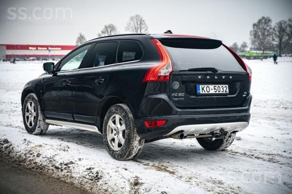 Black Volvo XC60 2009 in Riga, with an engine capacity of 2.40 L and mileage of 0 thousand km for 3990 €, photo 6 on AUTOMOTO.COM.LV