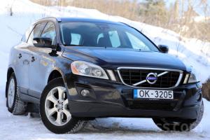 Black Volvo XC60 2009 in Tukums, with an engine capacity of 2.40 L and mileage of 386 thousand km for 7450 €, photo 2 on AUTOMOTO.COM.LV