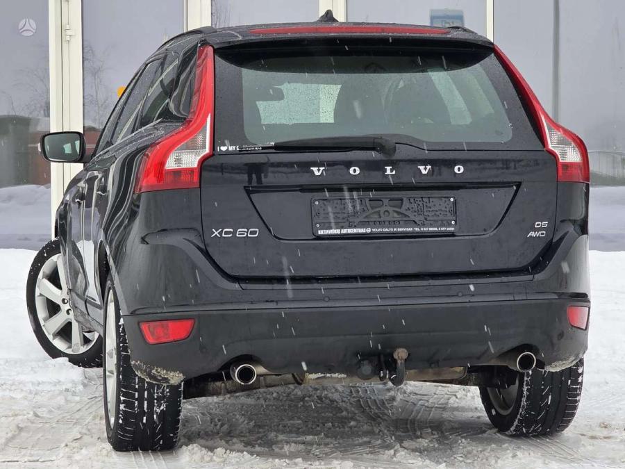 Melns Volvo XC60 2009 Viļņa, ar dzinēja tilpumu 2.40 L un nobraukumu 282 tūkst. km par 9450 €, foto 6 vietnē AUTOMOTO.COM.LV