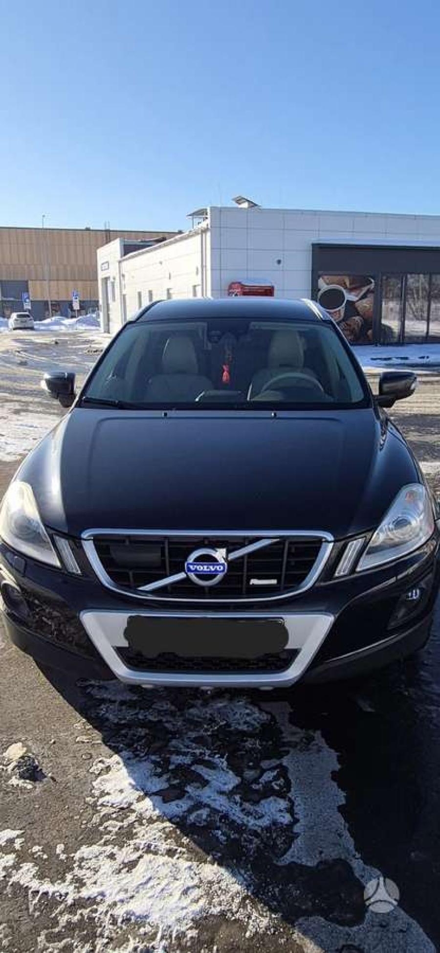 Melns Volvo XC60 2009 Klaipėda, ar dzinēja tilpumu 2.40 L un nobraukumu 380 tūkst. km par 6500 €, foto 3 vietnē AUTOMOTO.COM.LV