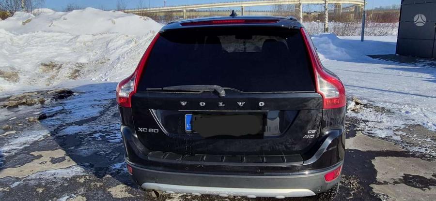 Melns Volvo XC60 2009 Klaipėda, ar dzinēja tilpumu 2.40 L un nobraukumu 380 tūkst. km par 6500 €, foto 6 vietnē AUTOMOTO.COM.LV