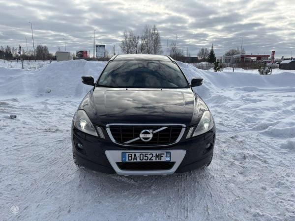 Black Volvo XC60 2009 in Taurage, with an engine capacity of 2.40 L and mileage of 271 thousand km for 5800 €, photo 2 on AUTOMOTO.COM.LV