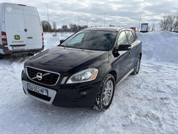 Black Volvo XC60 2009 in Taurage, with an engine capacity of 2.40 L and mileage of 271 thousand km for 5800 €, photo 3 on AUTOMOTO.COM.LV