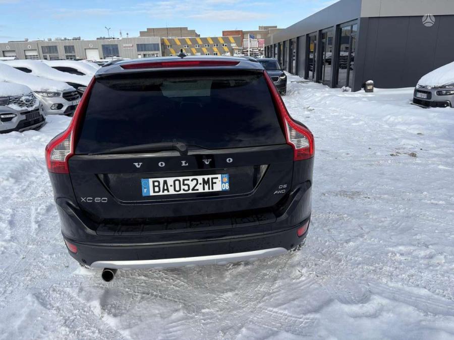 Melns Volvo XC60 2009 Tauragė, ar dzinēja tilpumu 2.40 L un nobraukumu 271 tūkst. km par 5800 €, foto 6 vietnē AUTOMOTO.COM.LV