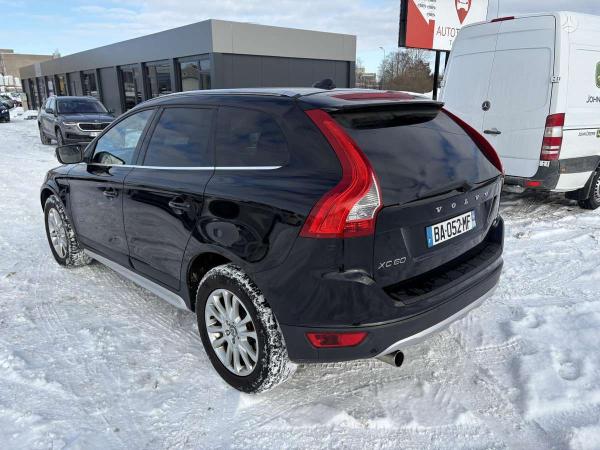 Black Volvo XC60 2009 in Taurage, with an engine capacity of 2.40 L and mileage of 271 thousand km for 5800 €, photo 7 on AUTOMOTO.COM.LV