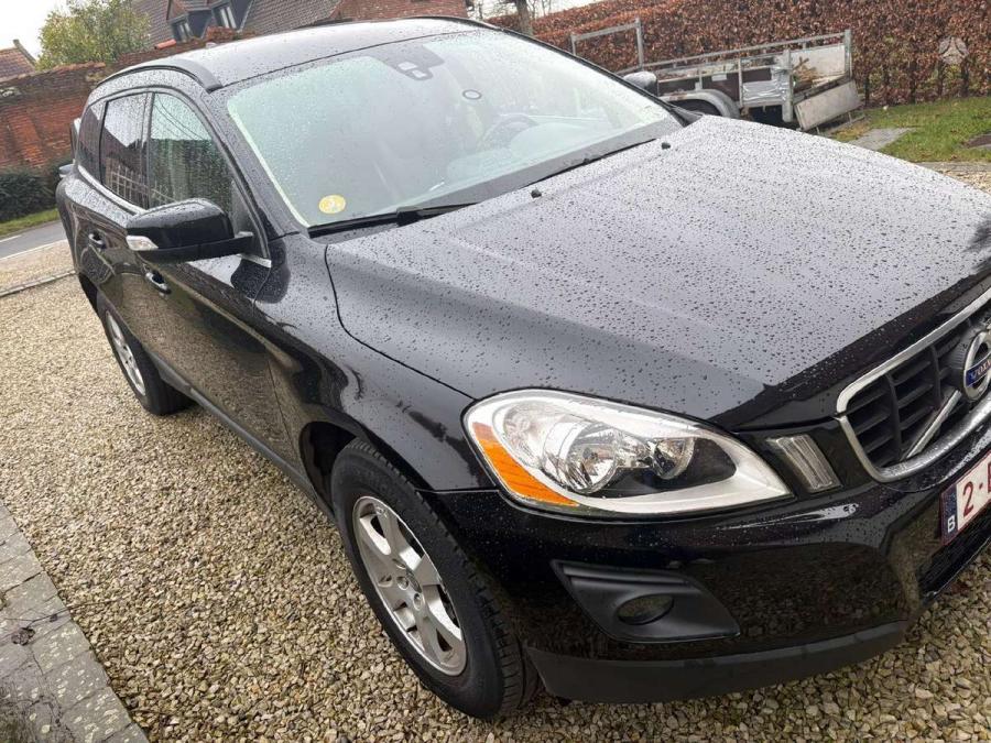 Melns Volvo XC60 2009 Utena, ar dzinēja tilpumu 2.40 L un nobraukumu 249 tūkst. km par 8250 €, foto 2 vietnē AUTOMOTO.COM.LV