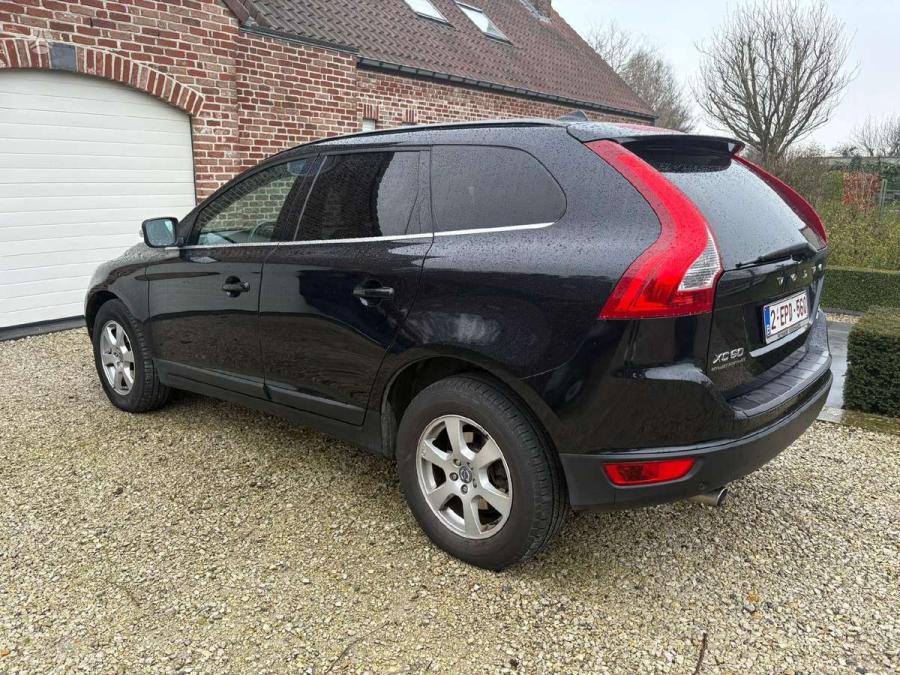 Melns Volvo XC60 2009 Utena, ar dzinēja tilpumu 2.40 L un nobraukumu 249 tūkst. km par 8250 €, foto 3 vietnē AUTOMOTO.COM.LV