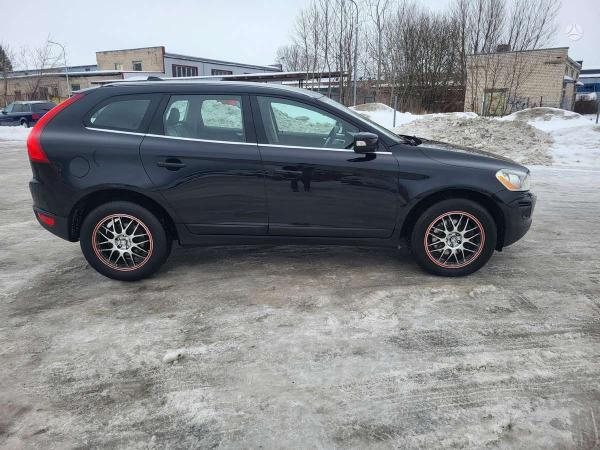 Black Volvo XC60 2009 in Taurage, with an engine capacity of 2.40 L and mileage of 257 thousand km for 5500 €, photo 4 on AUTOMOTO.COM.LV
