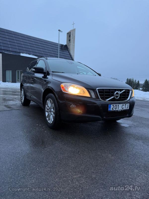 Melns Volvo XC60 2009 Tallina, ar dzinēja tilpumu 2.40 L un nobraukumu 304 tūkst. km par 7750 €, foto 1 vietnē AUTOMOTO.COM.LV