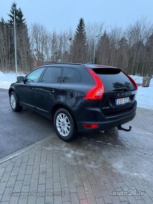 Melns Volvo XC60 2009 Tallina, ar dzinēja tilpumu 2.40 L un nobraukumu 304 tūkst. km par 7750 €, foto 4 vietnē AUTOMOTO.COM.LV