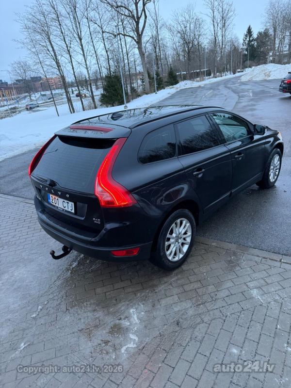 Melns Volvo XC60 2009 Tallina, ar dzinēja tilpumu 2.40 L un nobraukumu 304 tūkst. km par 7750 €, foto 5 vietnē AUTOMOTO.COM.LV