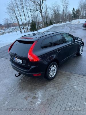 Melns Volvo XC60 2009 Tallina, ar dzinēja tilpumu 2.40 L un nobraukumu 304 tūkst. km par 7750 €, foto 5 vietnē AUTOMOTO.COM.LV
