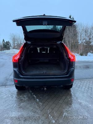 Melns Volvo XC60 2009 Tallina, ar dzinēja tilpumu 2.40 L un nobraukumu 304 tūkst. km par 7750 €, foto 8 vietnē AUTOMOTO.COM.LV