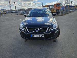Black Volvo XC60 2009 in Panevezys, with an engine capacity of 2.40 L and mileage of 360 thousand km for 5300 €, photo 2 on AUTOMOTO.COM.LV