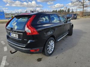 Black Volvo XC60 2009 in Panevezys, with an engine capacity of 2.40 L and mileage of 360 thousand km for 5300 €, photo 4 on AUTOMOTO.COM.LV