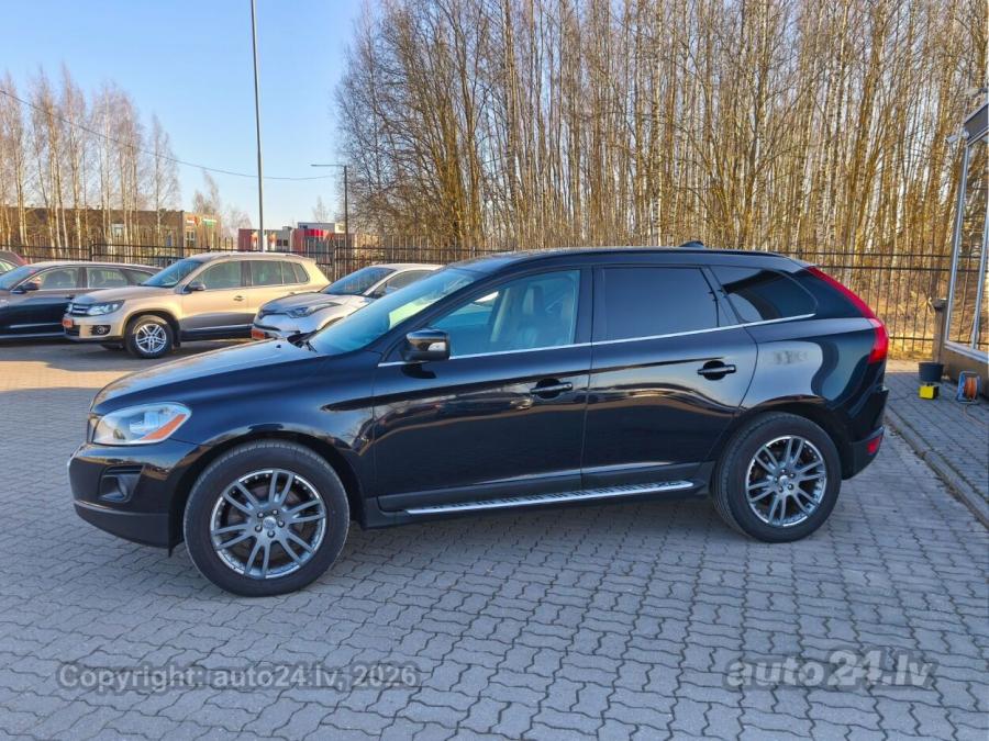 Melns Volvo XC60 2009 Tallina, ar dzinēja tilpumu 2.40 L un nobraukumu 238 tūkst. km par 9790 €, foto 2 vietnē AUTOMOTO.COM.LV
