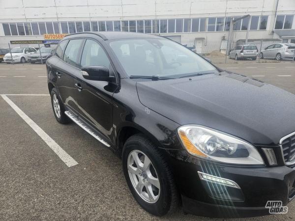 Black Volvo XC60 2009 in Panevezys, with an engine capacity of 2.40 L and mileage of 360 thousand km for 5500 €, photo 2 on AUTOMOTO.COM.LV