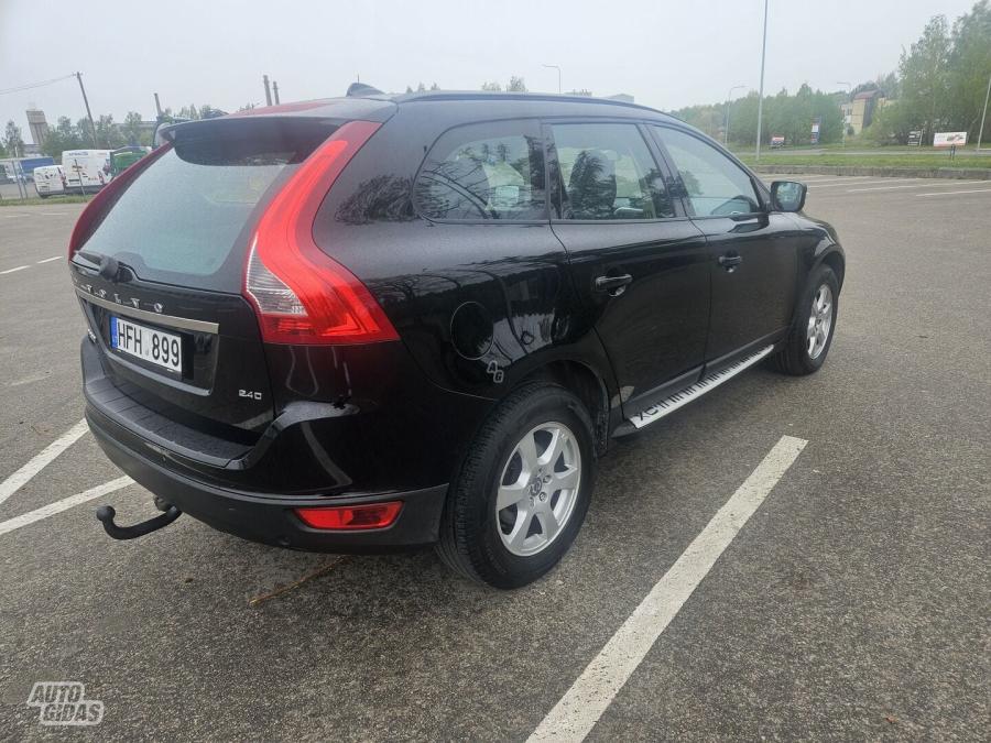 Black Volvo XC60 2009 in Panevezys, with an engine capacity of 2.40 L and mileage of 360 thousand km for 5500 €, photo 5 on AUTOMOTO.COM.LV