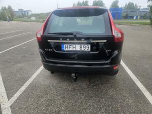 Black Volvo XC60 2009 in Panevezys, with an engine capacity of 2.40 L and mileage of 360 thousand km for 5500 €, photo 6 on AUTOMOTO.COM.LV