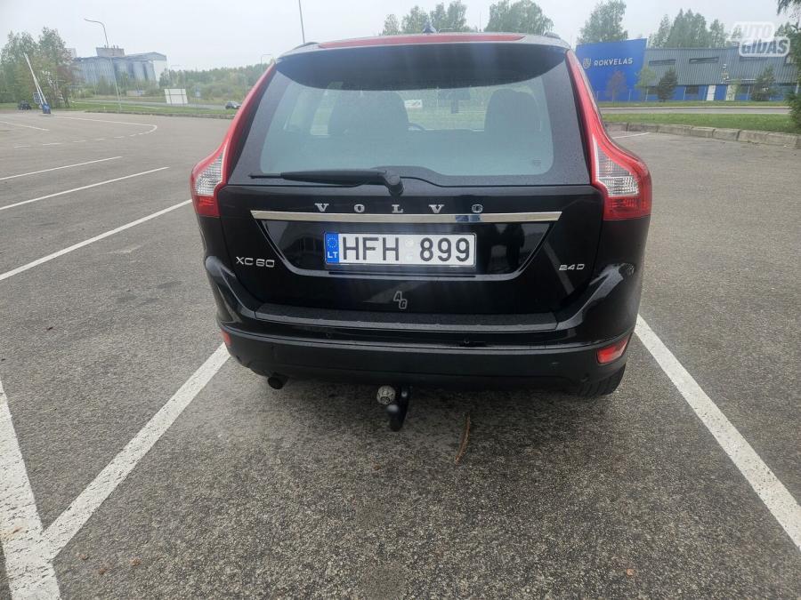 Black Volvo XC60 2009 in Panevezys, with an engine capacity of 2.40 L and mileage of 360 thousand km for 5500 €, photo 6 on AUTOMOTO.COM.LV