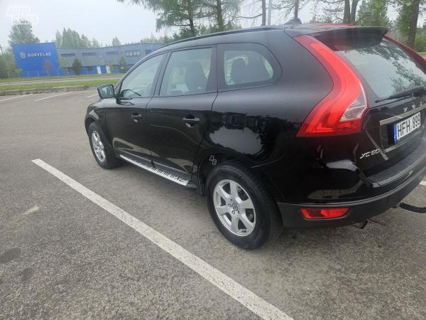 Black Volvo XC60 2009 in Panevezys, with an engine capacity of 2.40 L and mileage of 360 thousand km for 5500 €, photo 6 on AUTOMOTO.COM.LV