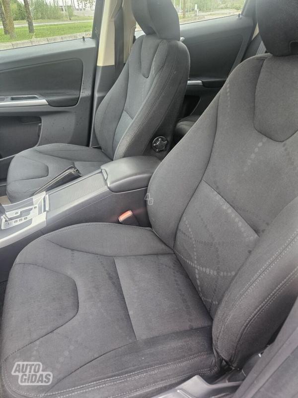 Black Volvo XC60 2009 in Panevezys, with an engine capacity of 2.40 L and mileage of 360 thousand km for 5500 €, photo 10 on AUTOMOTO.COM.LV