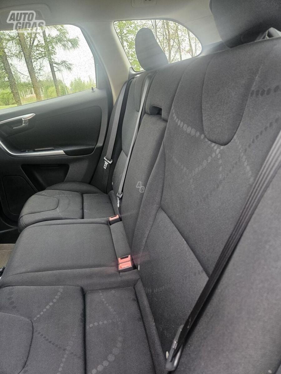 Black Volvo XC60 2009 in Panevezys, with an engine capacity of 2.40 L and mileage of 360 thousand km for 5500 €, photo 12 on AUTOMOTO.COM.LV