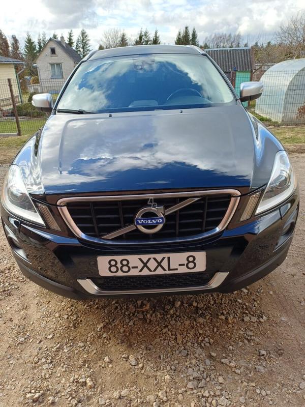 Melns Volvo XC60 2009 Raseiniai, ar dzinēja tilpumu 2.40 L un nobraukumu 335 tūkst. km par 7600 €, foto 1 vietnē AUTOMOTO.COM.LV