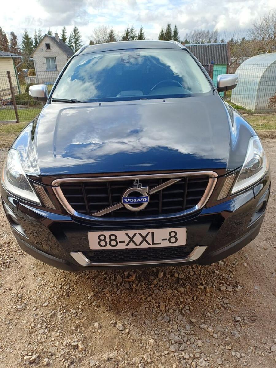 Melns Volvo XC60 2009 Raseiniai, ar dzinēja tilpumu 2.40 L un nobraukumu 335 tūkst. km par 7600 €, foto 1 vietnē AUTOMOTO.COM.LV
