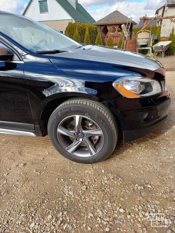 Melns Volvo XC60 2009 Raseiniai, ar dzinēja tilpumu 2.40 L un nobraukumu 335 tūkst. km par 7600 €, foto 3 vietnē AUTOMOTO.COM.LV